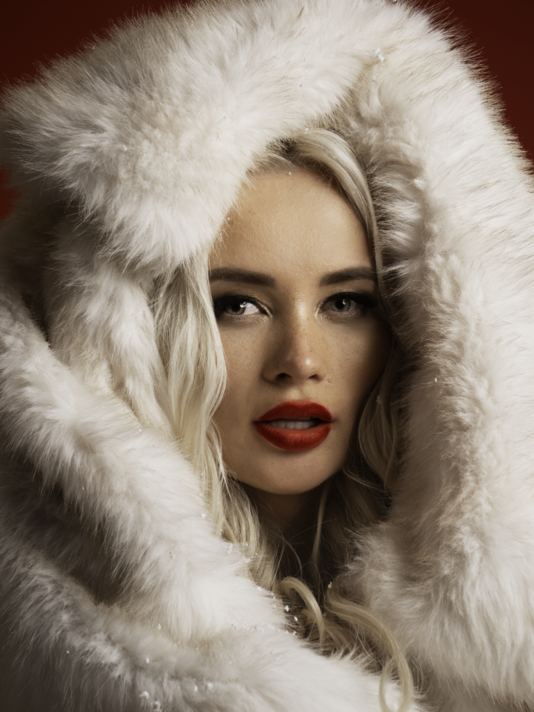 ANGELA презентує кліп «Новорічне диво» (ВІДЕО) - Четверта студія